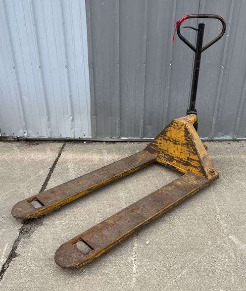 5000 Pound Capacity Pallet Jack - Sherwood Auctions