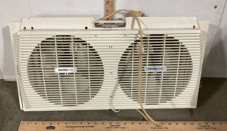 Holmes Window Fan(powers on) - Sherwood Auctions