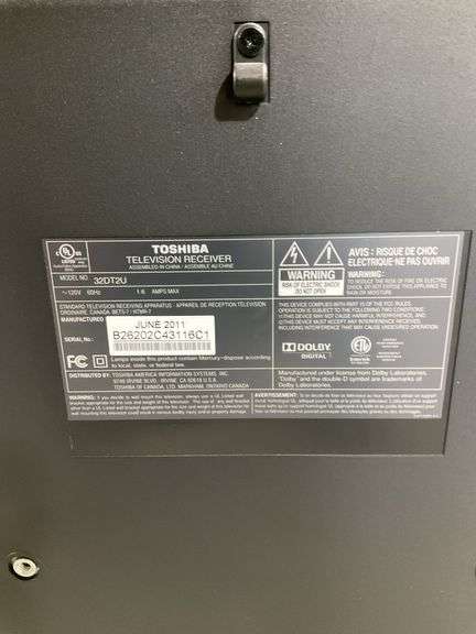 32” Toshiba Flat Screen TV (no remote, powers on) - Sherwood Auctions