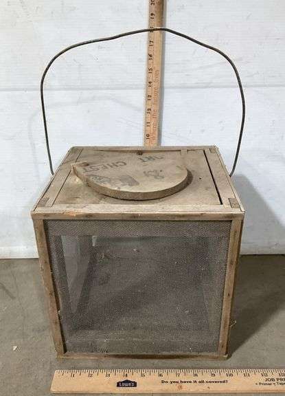 Cricket Box - Sherwood Auctions