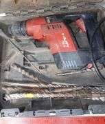 Hilti TE5 Hammer Drill w/ Bits- has power - Sherwood Auctions