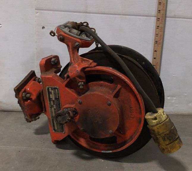 Appleton Reality Roll Up Shop Extension Cord - Sherwood Auctions