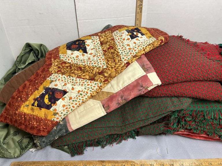 Assorted Table Linens - Sherwood Auctions