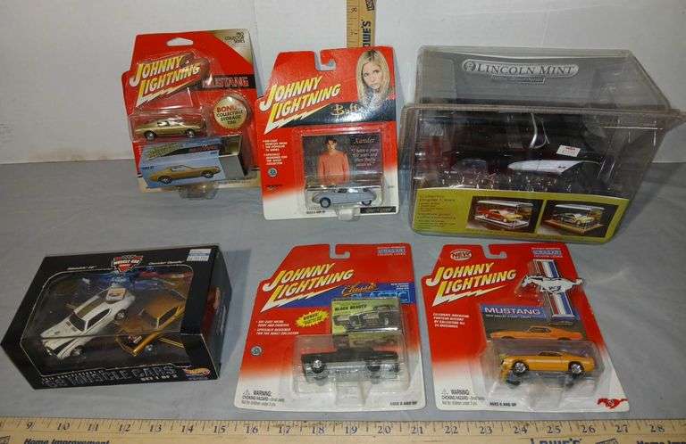 Johnny Lightning Collector Cars & More - Sherwood Auctions