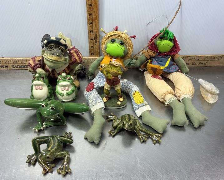Frog Themed Decor - Sherwood Auctions