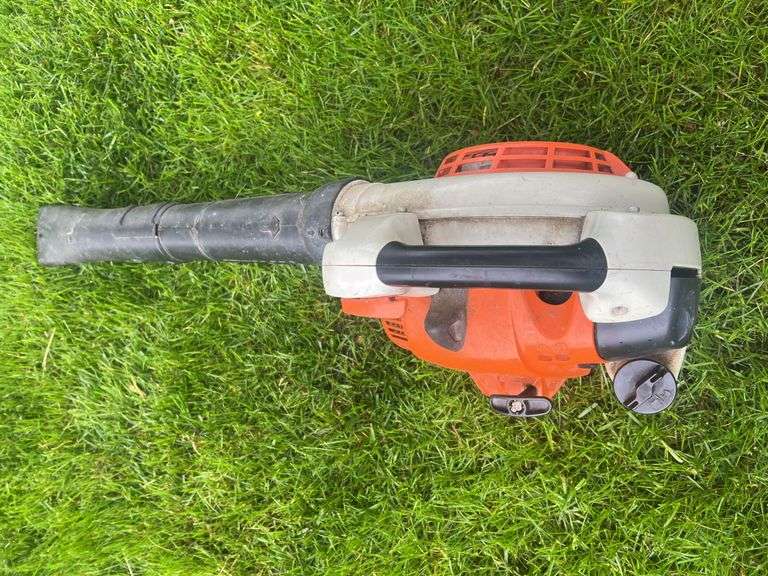 STIHL SH86C Gas Powered Leaf Blower- Has Compression - Sherwood Auctions