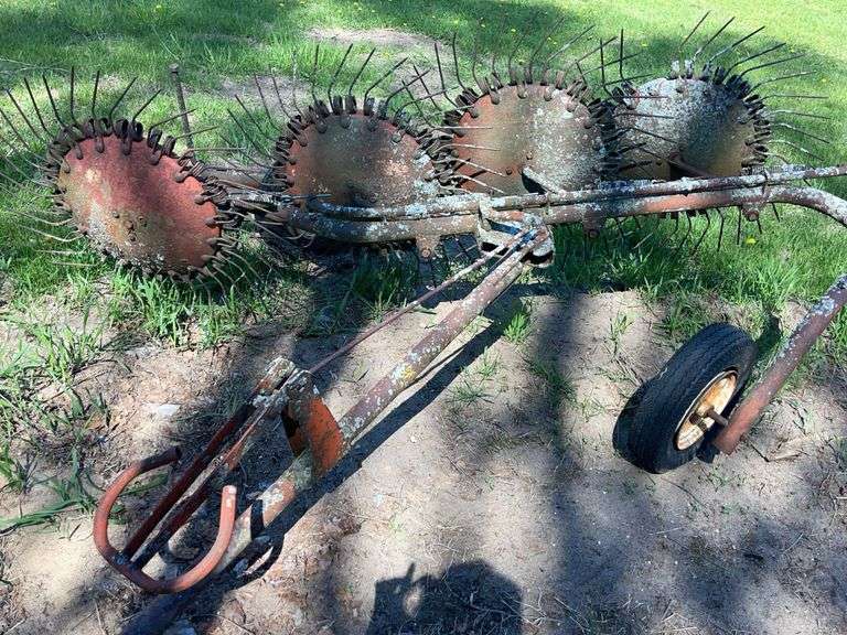Tow Behind 6’ Hay Rake - Sherwood Auctions