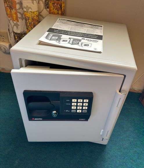 Sentry S3807 Electronic Fire Safe w/ Key (16",17",18") - Sherwood Auctions