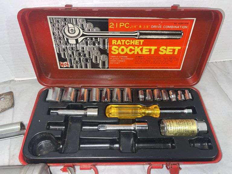 Socket Sets, Hand Saws, Handylevel No. A28 Level & Grease Gun ...