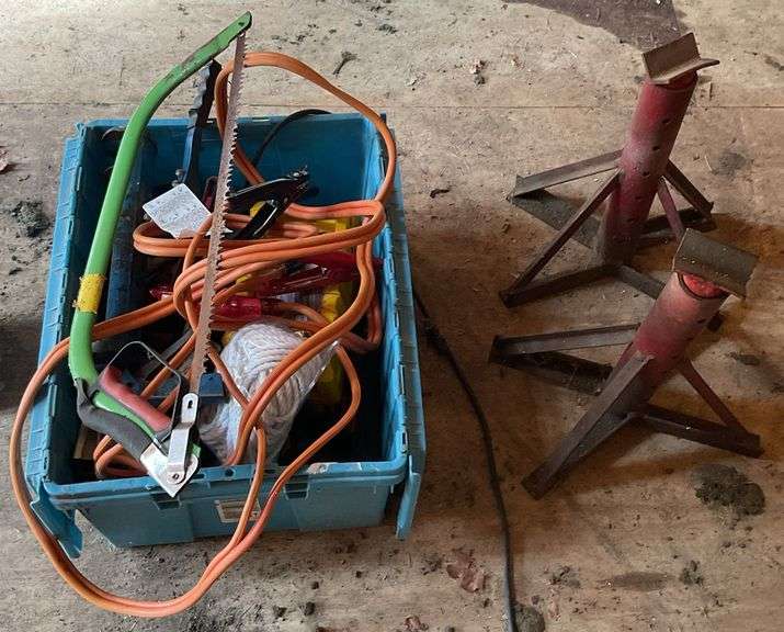 Jack Stands, Pipe wrenches & Assorted Hand Tools - Sherwood Auctions