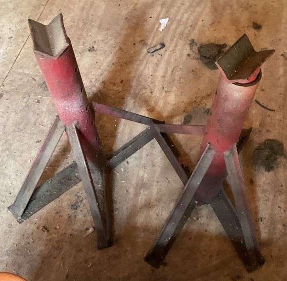 Jack Stands, Pipe wrenches & Assorted Hand Tools - Sherwood Auctions