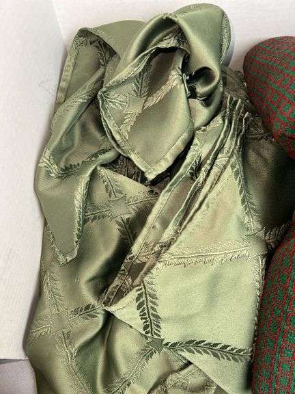 Assorted Table Linens - Sherwood Auctions