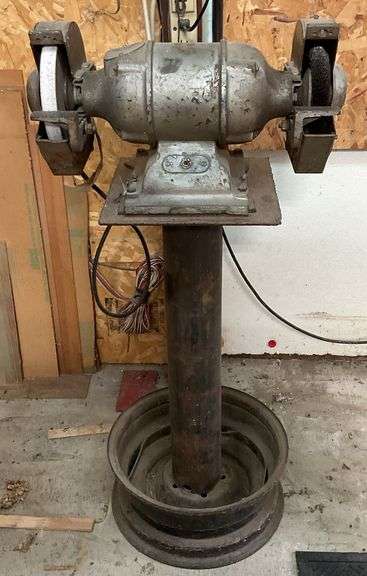 8” Pedestal Bench Grinder Has Power When Plugged In - Sherwood Auctions