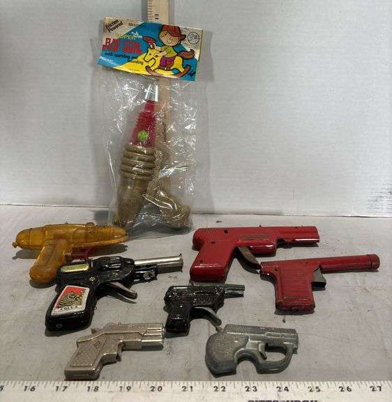 1940s Wyandotte toy water pistol, 1960'S Star Tin Toy Cap Gun Double ...