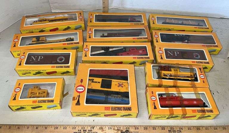 Huge Assortment COX HO Scale Electric Trains - Sherwood Auctions