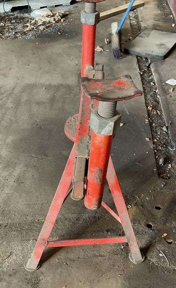 Adjustable Axle Stand - Sherwood Auctions