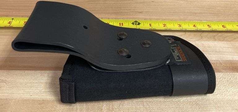 Uncle Mike’s Sidekick Size 22 - Sherwood Auctions