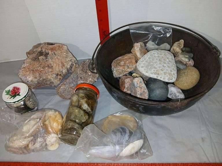 Unmarked 10" Round Cast Iron Kettle, Rocks and Shells - Sherwood Auctions