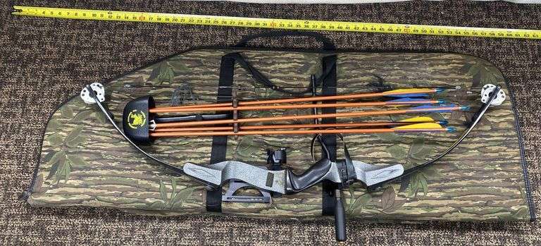 ProLine Typhoon XT Bow and Arrows w/ Case - Sherwood Auctions