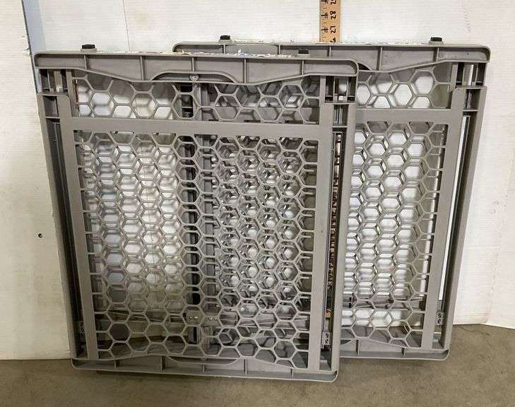2 Regalo Expandable Safety Gates - Sherwood Auctions
