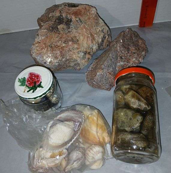 Unmarked 10" Round Cast Iron Kettle, Rocks and Shells - Sherwood Auctions