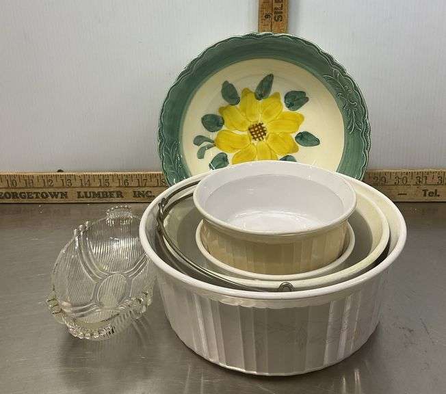 Corning Ware Baking Dishes & Serving Bowl - Sherwood Auctions