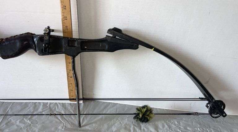 York Archery Left Hand Compound Bow - Sherwood Auctions