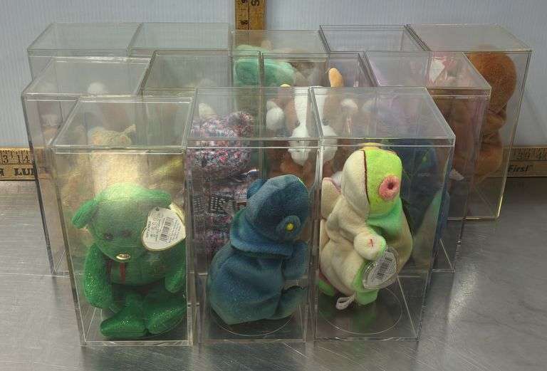Beanie Babies In Display Cases - Sherwood Auctions