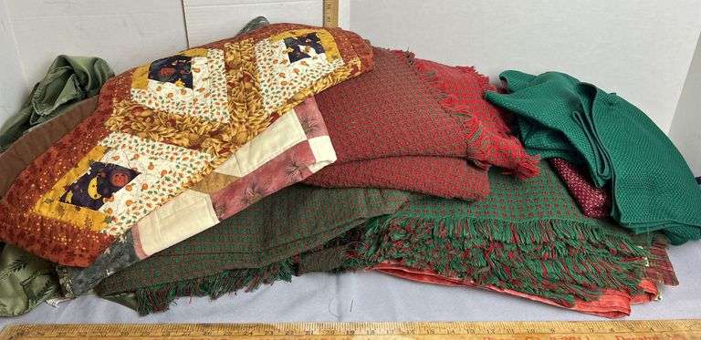 Assorted Table Linens - Sherwood Auctions