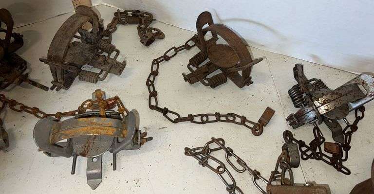 1 1/2 Double Spring Traps & Paw Traps - Sherwood Auctions