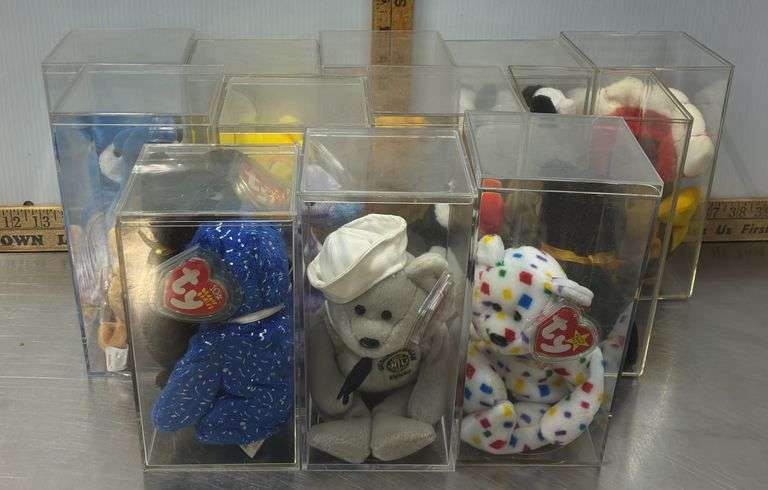 Beanie Babies in Display Cases - Sherwood Auctions