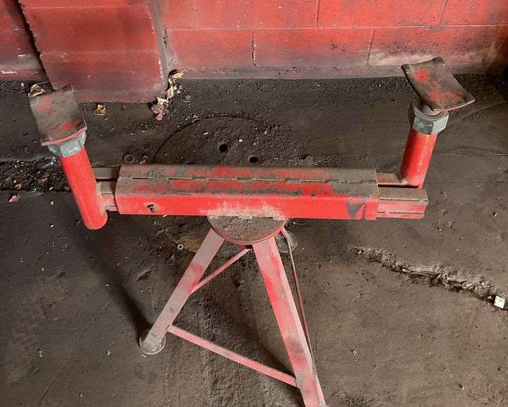 Adjustable Axle Stand - Sherwood Auctions