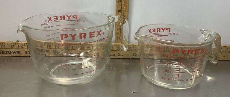 Pyrex 8 & 4 Cup Glass Measuring Cups - Sherwood Auctions