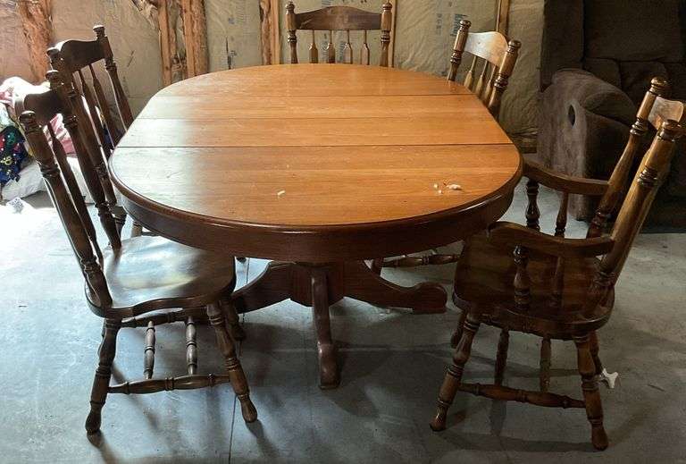 Dining Room Table & 5 Chairs - Sherwood Auctions