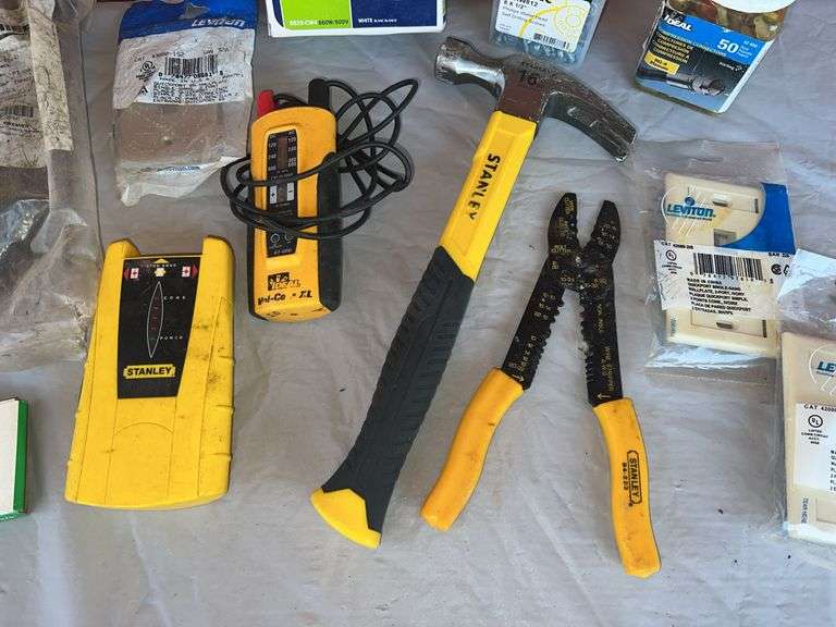 Stanley Stud Finder, Hammer, Crimper & Other Hardware - Sherwood Auctions