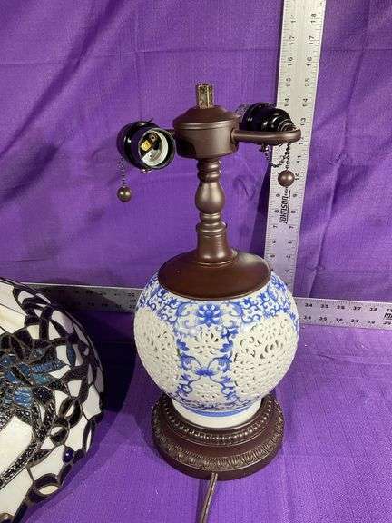 Tiffany Style Double Bulb Table Lamp - Sherwood Auctions