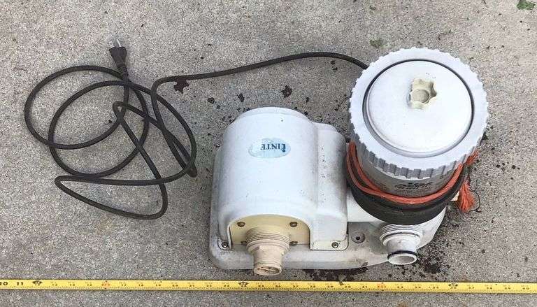 Intek The Wet Set Krystal Clear Pool Water Filter Pump - Sherwood Auctions