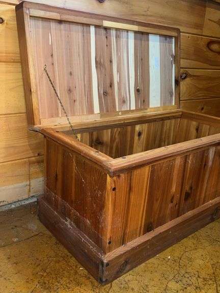 Elk Cushioned Bench Cedar Chest (17”T,31”W,15.5”D) - Sherwood Auctions