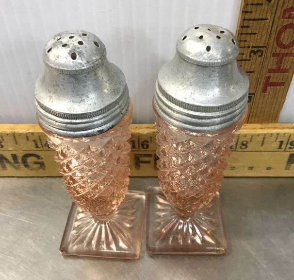 2 Sets Of Pink Depression Glass Salt & Pepper Shakers - Sherwood Auctions