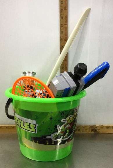 Teenage Mutant Ninja Turtles Bucket With Toys - Sherwood Auctions