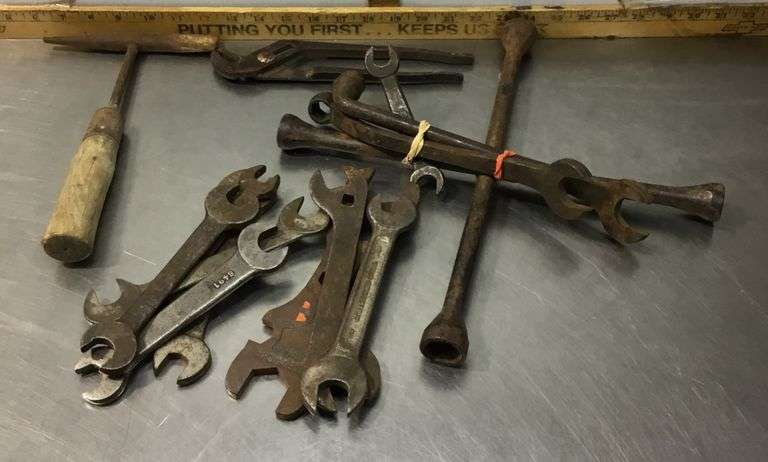 Chipping Hammer, Wrenches, Pliers and 4 Way - Sherwood Auctions