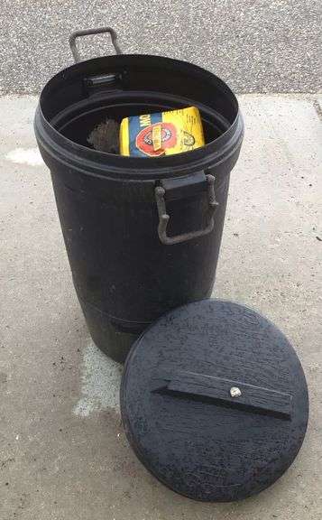 Black GOTT Trash Bin with Lid of Peat Moss - Sherwood Auctions