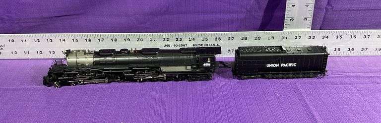 Union Pacific Steam Locomotive & Tender - Sherwood Auctions