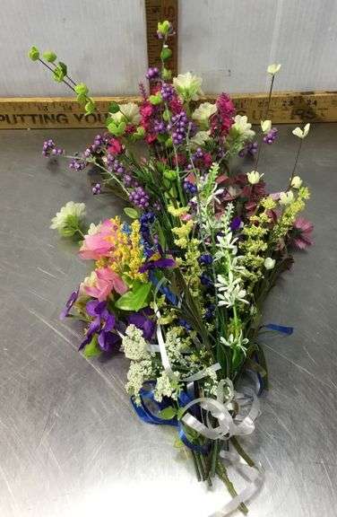 Collectible Flower Sets and Artificial Flowers - Sherwood Auctions