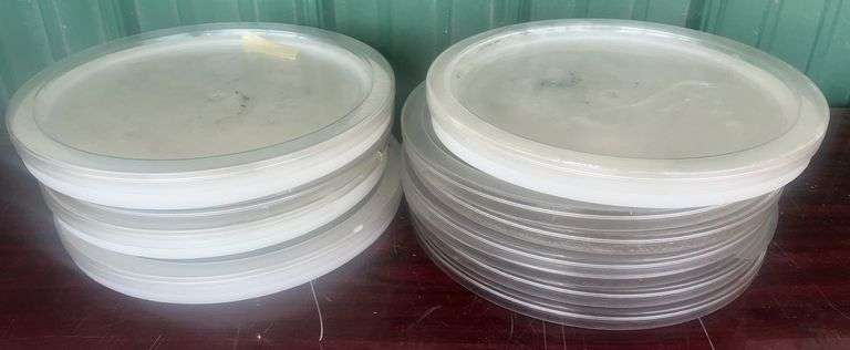 Round Cambro Brand Plastic Lids - Sherwood Auctions