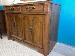 1950’s Saginaw Expandable Buffet Table (30”T,40”W,21”D) - Sherwood Auctions
