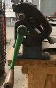 Niagara 30'' Slip Roller Machine - Sherwood Auctions