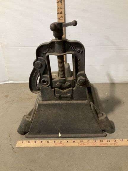 Vintage Heavy Press - Sherwood Auctions