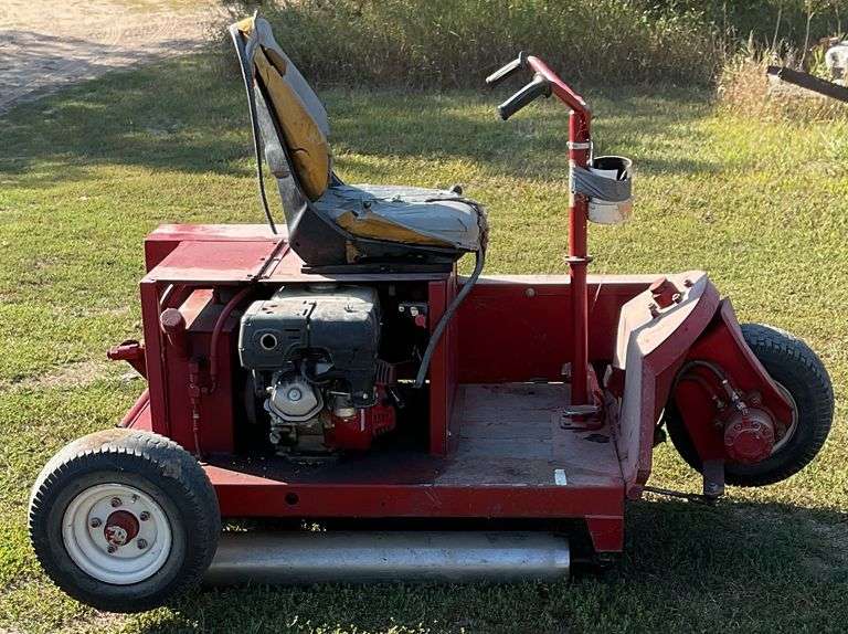 Olathe Manufacturing Model 395 Greens Roller - Sherwood Auctions