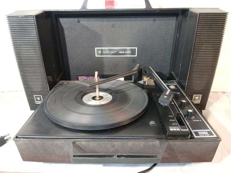 Truetone Solid State Record Player (has power but doesn't turn ...